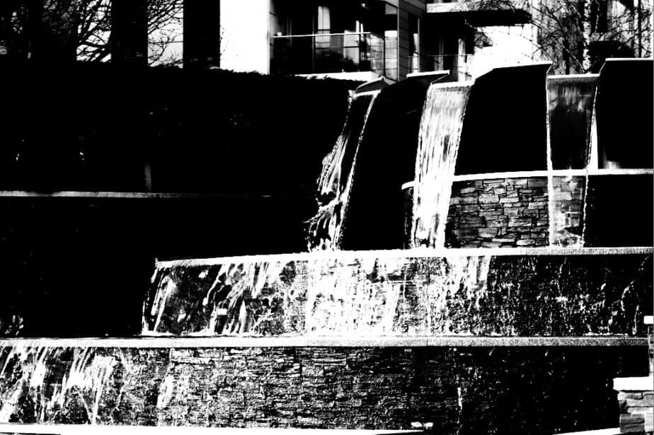 How to Read a Histogram in Photography – Photography Skool