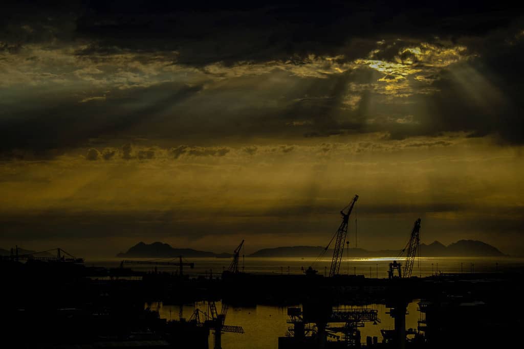 How to Take Low Key Photos Indoors And Outdoors – Photography Skool