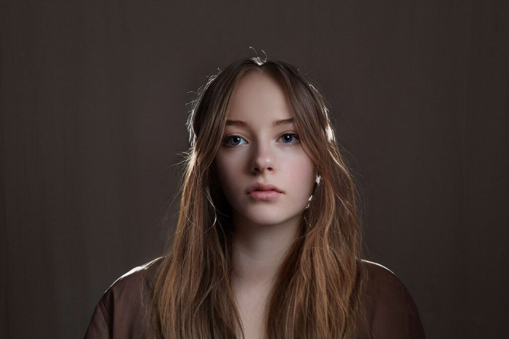 What is the Backdrop Light in Photography? (Illustrated Guide ...