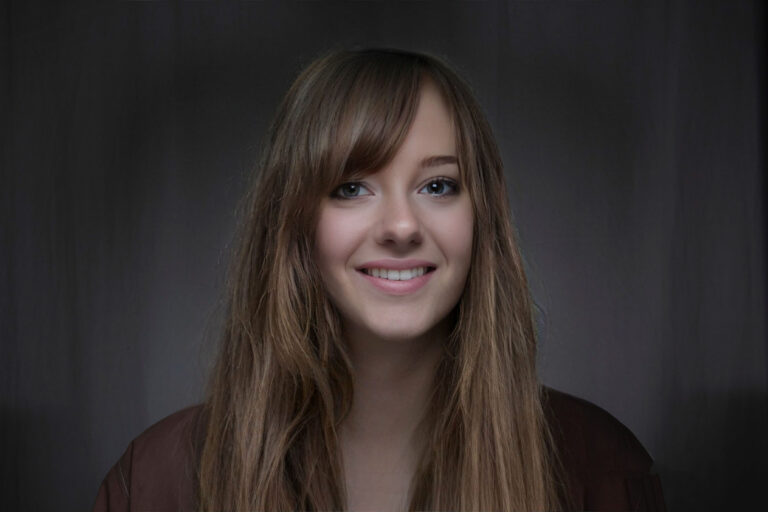 Guide to Butterfly Lighting in Portrait Photography – Photography Skool