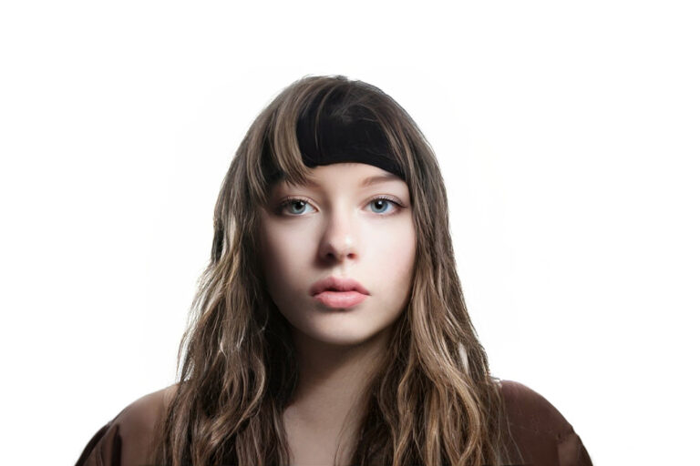 Loop Lighting in Portrait Photography: Helpful Guide! – Photography Skool