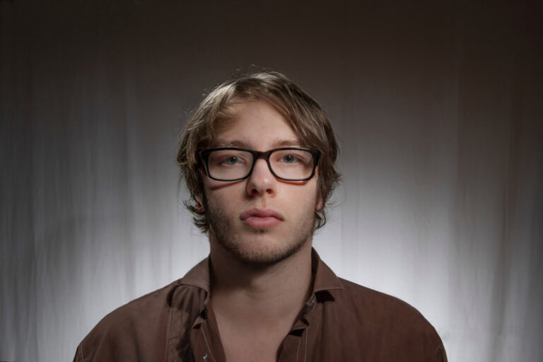 Loop Lighting in Portrait Photography: Helpful Guide! – Photography Skool