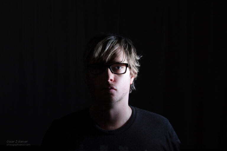 What is Split Lighting in Portrait Photography? Helpful Guide ...