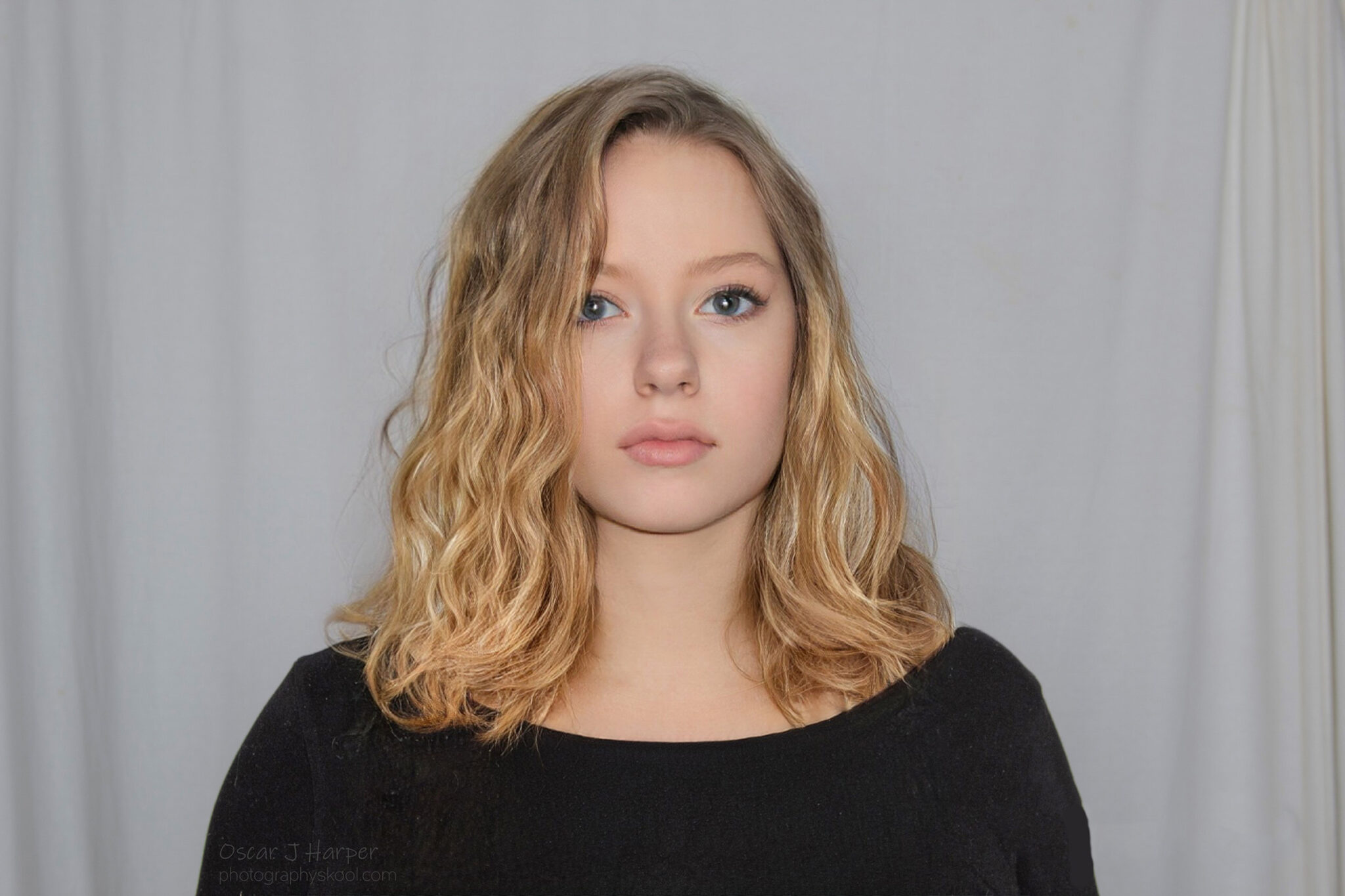 What is Flat Lighting in Studio Portrait Photography? – Photography Skool