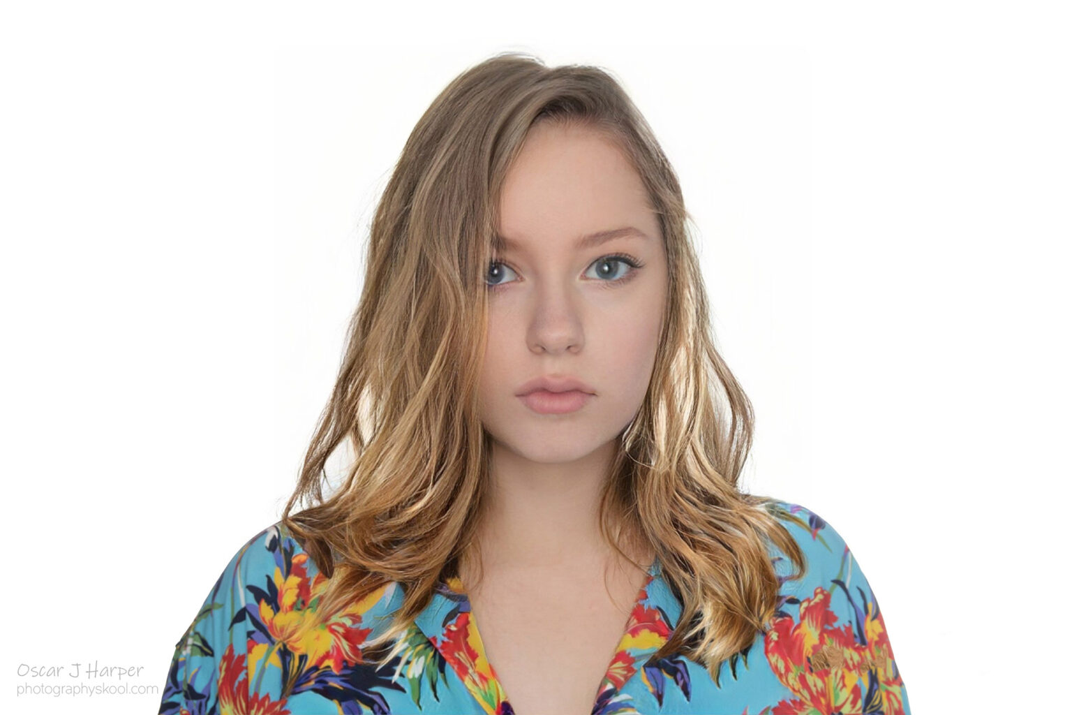 What is Flat Lighting in Studio Portrait Photography? – Photography Skool