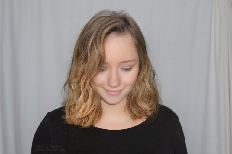 What is Flat Lighting in Studio Portrait Photography? – Photography Skool